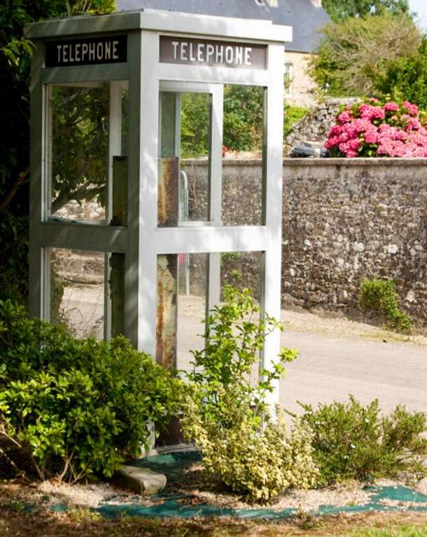 Say 'Hello' to these Vintage phone booths